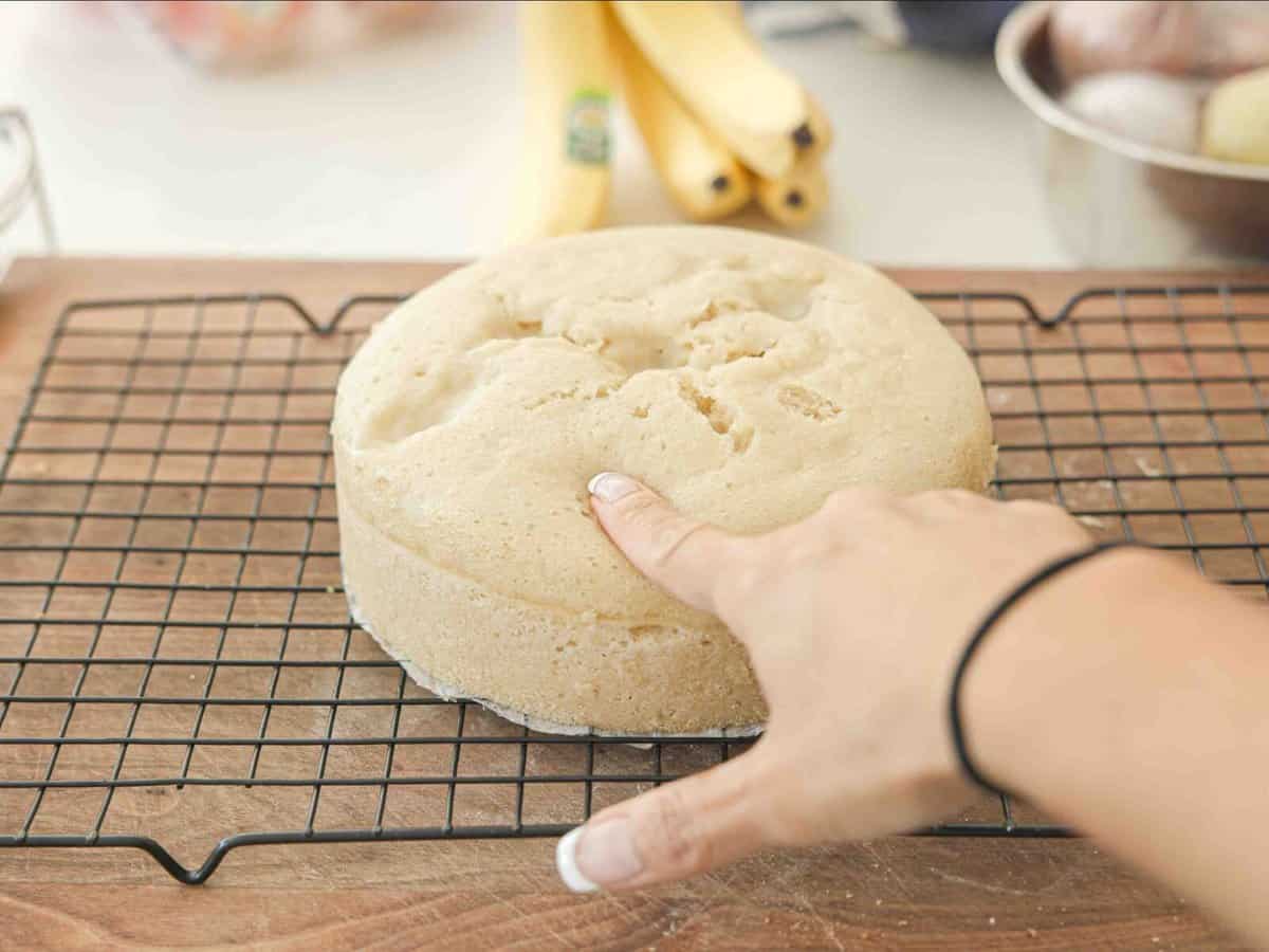 The Perfect NO BAKE Easy Vegan Sponge Cake Recipe. - The Korean Vegan